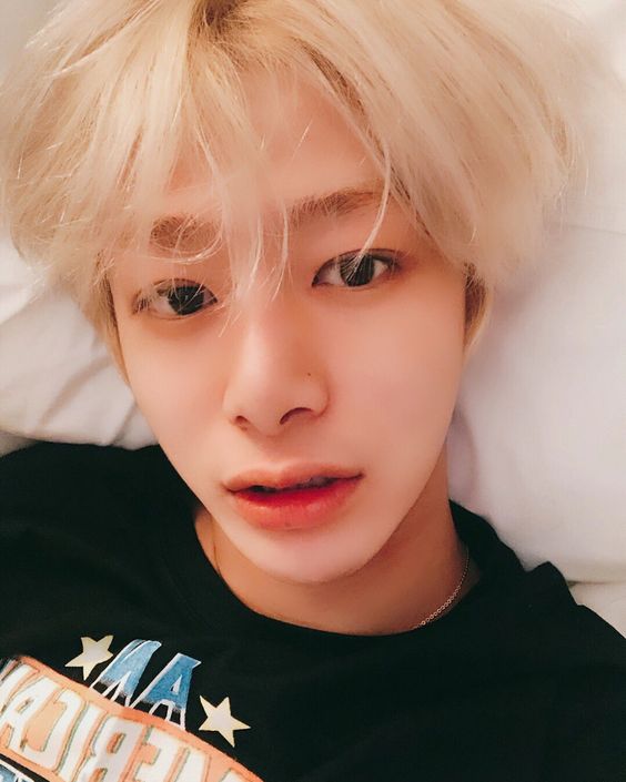 Off Camera | WEBTOON